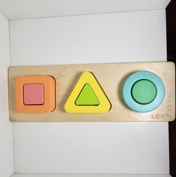 LOVEVERY | Toys | Lovevery Geo Shapes Puzzle Realist Play Kit | Poshmark